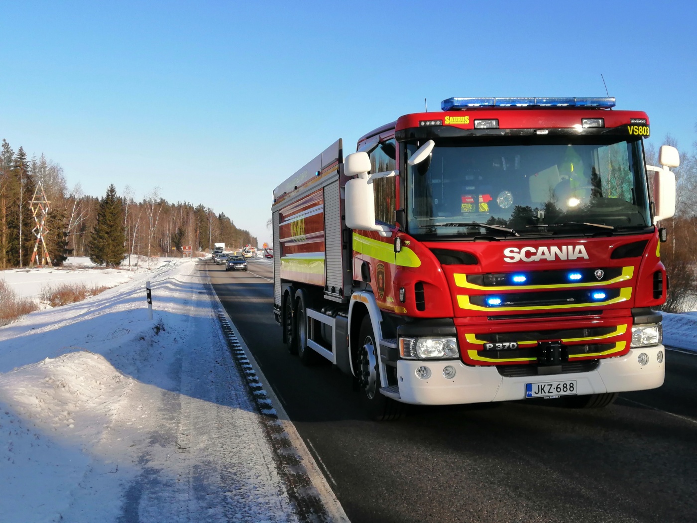Tilannehuone.fi - Lava-auto törmäsi kuorma-autoon Valtatiellä 9 ...